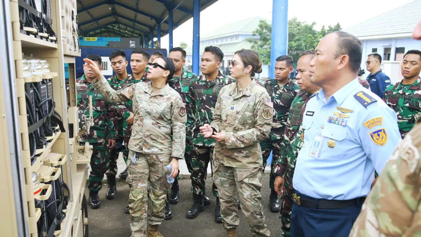 TNI AU dan US Air Force Latihan Emergency Airfield Lighting, Tingkatkan ...